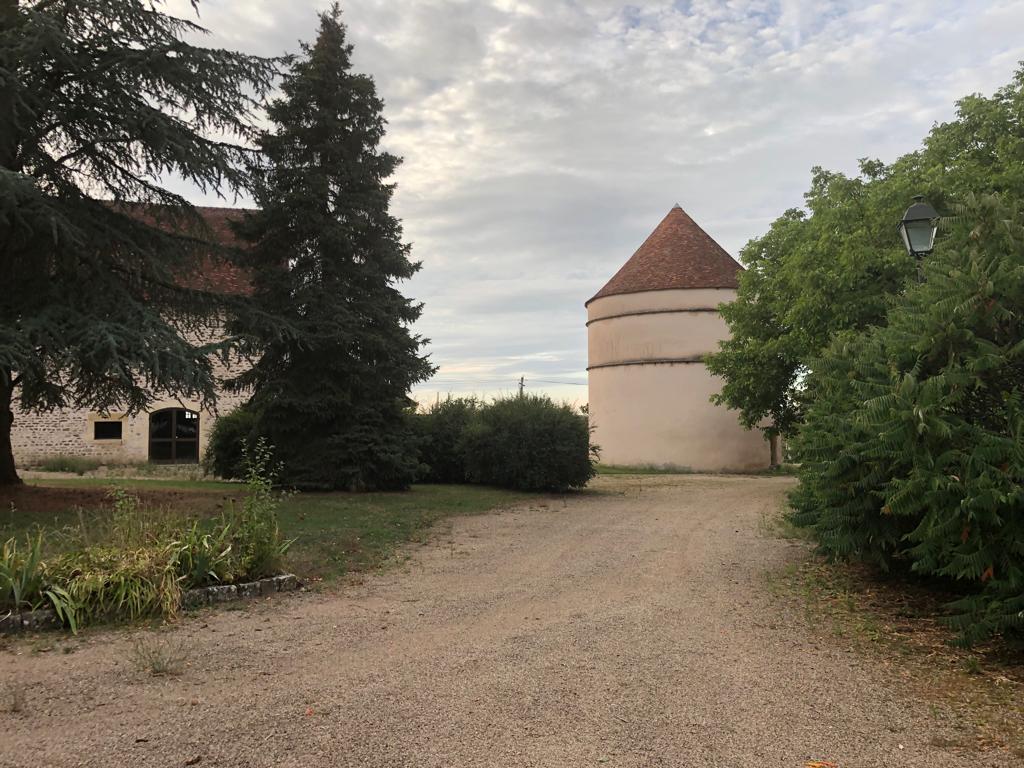 Le pigeonnier du Château de Ragny pour un moment d’exception.