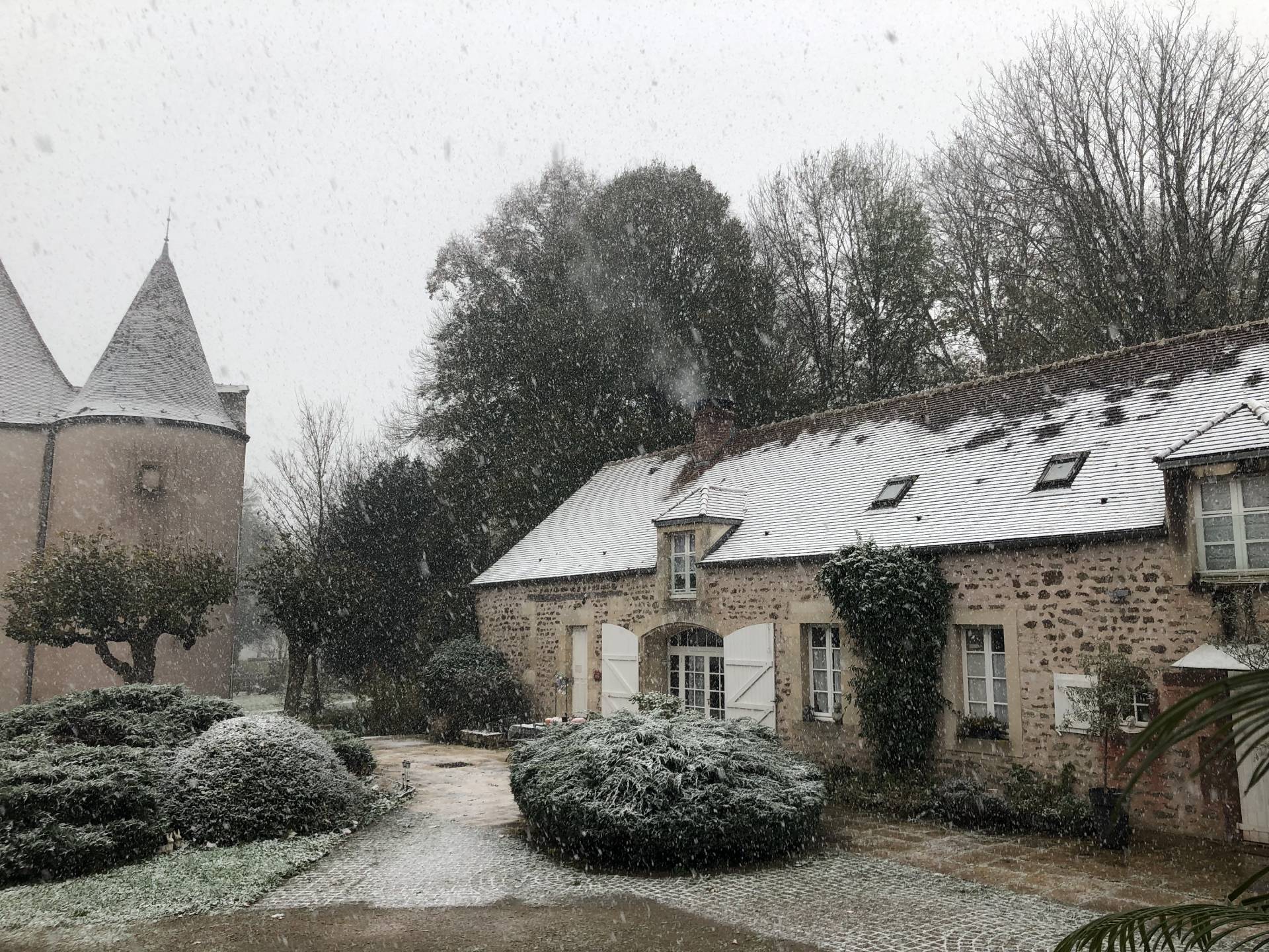 L’ancienne longère pour vos événements dans un cadre verdoyant.